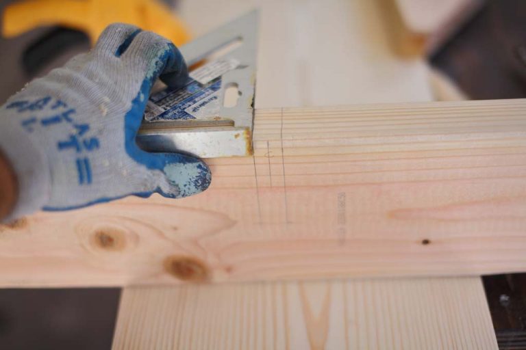 How to build a DIY Cornhole Scoreboard - TheDIYPlan