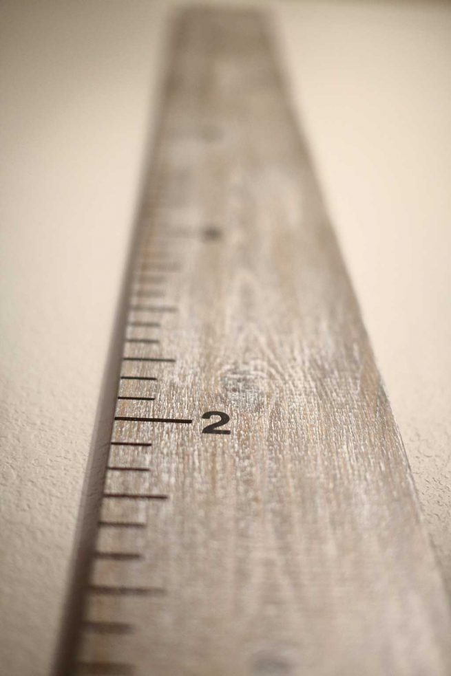 How to Make a DIY Kids Growth Ruler - TheDIYPlan