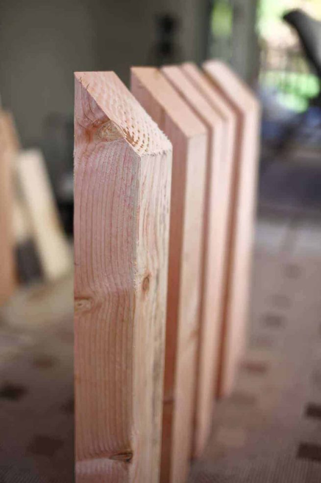 How to Build a Breakfast Table - TheDIYPlan