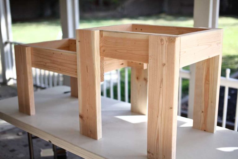 How to Build a DIY Sand and Water Play Table - TheDIYPlan