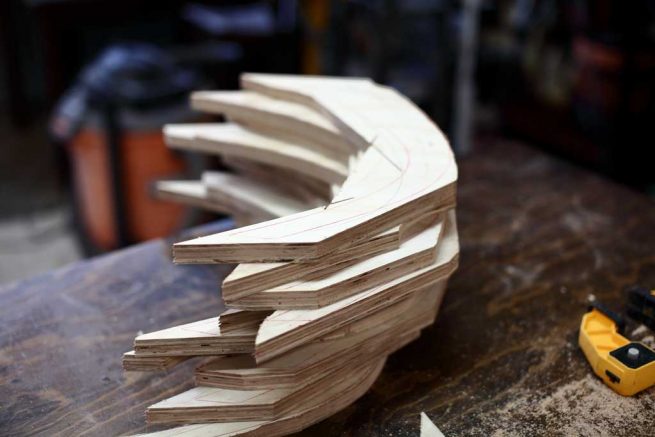 How to Build a DIY Dining Table Bench with Curved Legs - TheDIYPlan