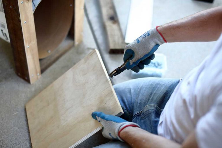 How to Build a DIY Skunk Trap Using a Form Tube - TheDIYPlan