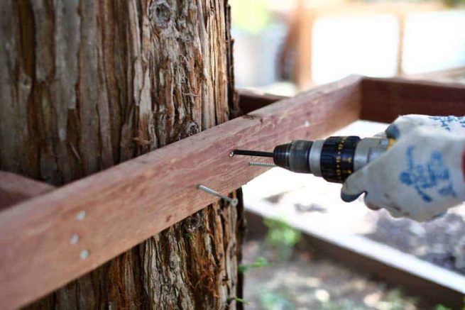 How to Make a DIY Zipline in Your Backyard - TheDIYPlan