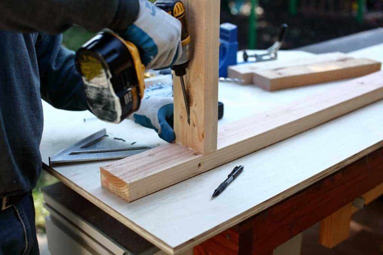 How to Build a DIY Shelf for a 3D Printer - TheDIYPlan