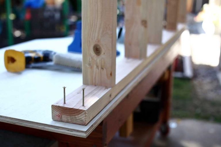 How to Build a DIY Shelf for a 3D Printer - TheDIYPlan