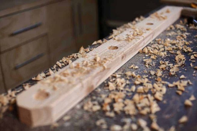 How to Build a DIY Wooden Ladder Toss Game - TheDIYPlan